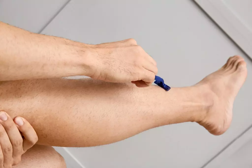 moeten mannen hun benen scheren?