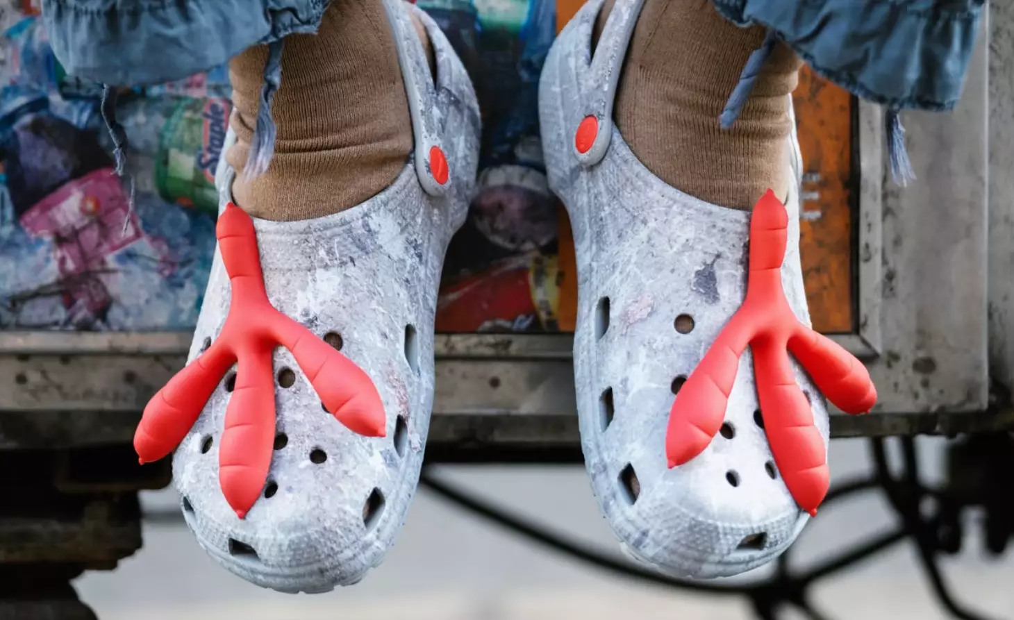 STAPLE x Crocs Sidewalk Luxe כפכפים קלאסיים