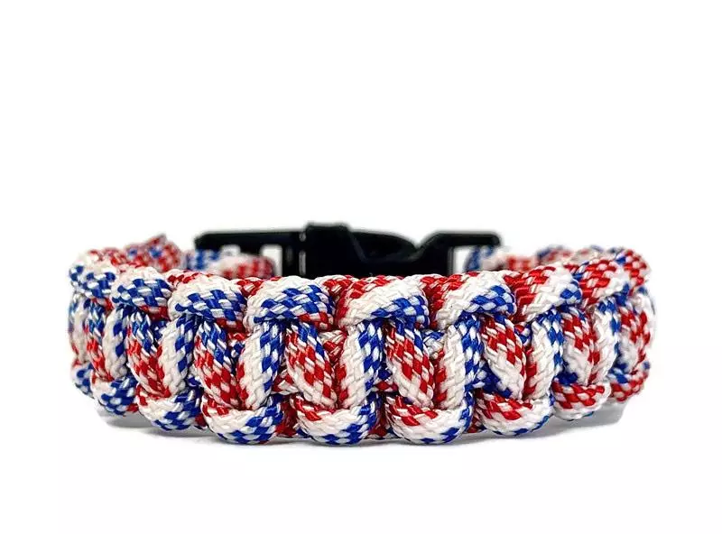 Bracelet paracorde en corde rouge, blanche et bleue