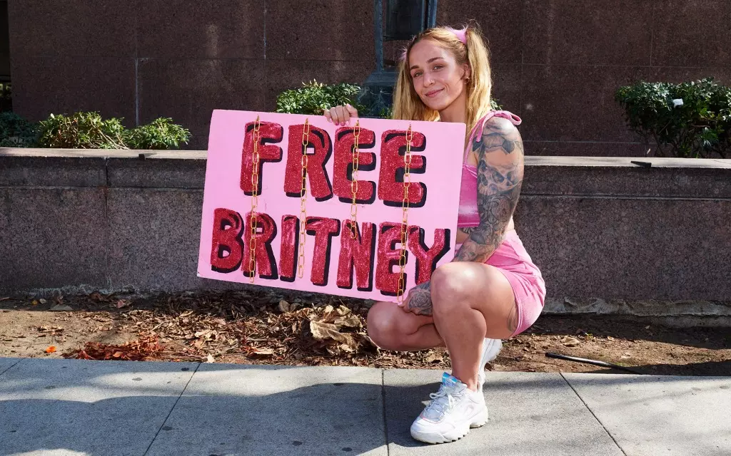 Britney protester b'xejn f'los angeles