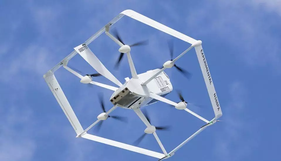 Dron Amazonki