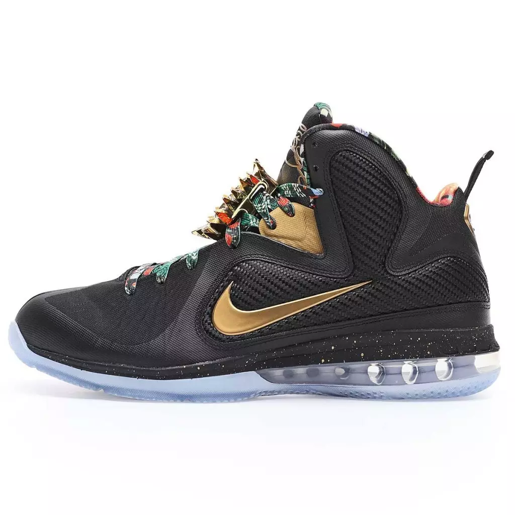 Nike Lebron 9 וואַך דעם טראָן (2022)