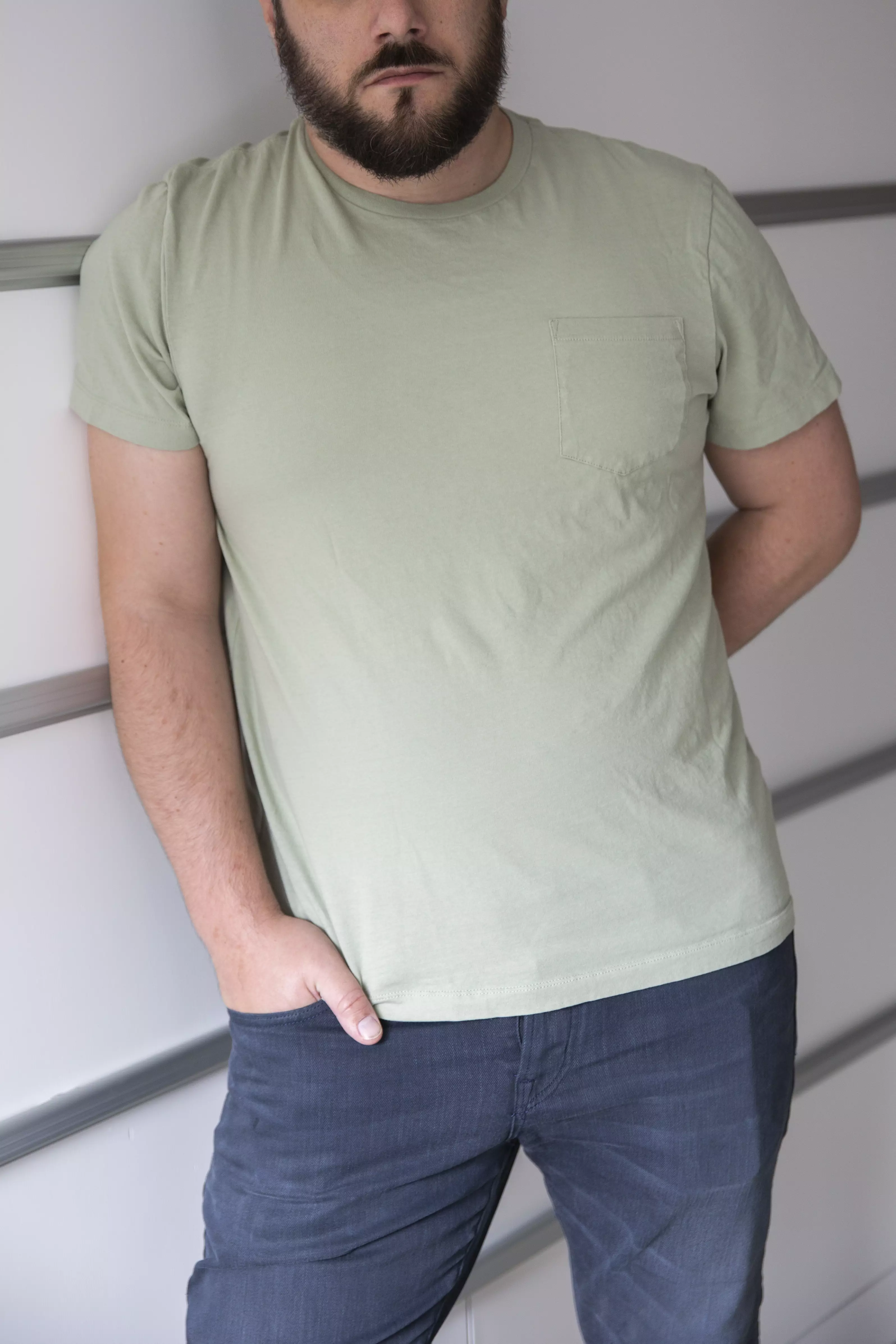Tim nosi J.Crew Slim prano majico z žepki