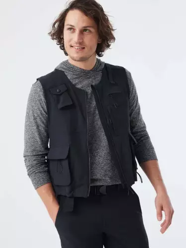 Guía de moda de outono masculino de Outdoor Voices Rectrek Vest