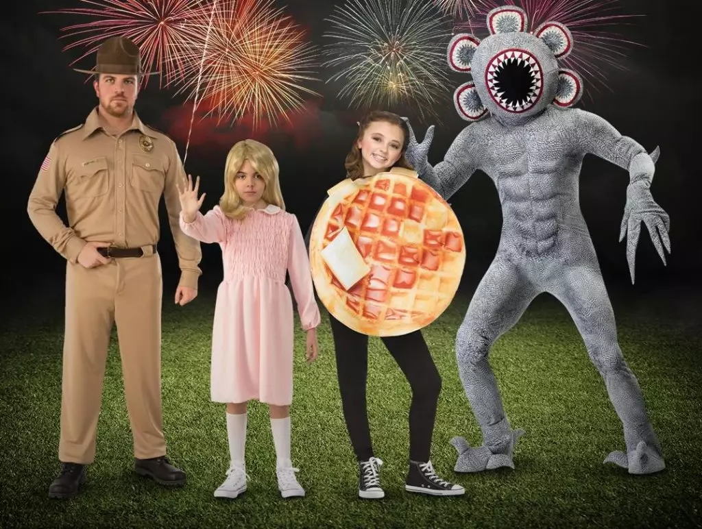 družinski kostumi za noč čarovnic - skupinski kostum Stranger Things