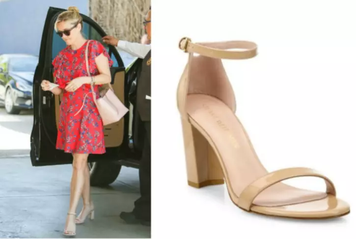 reese Witherspoon i sandals “Nearlynude” Stuart Weitzman.