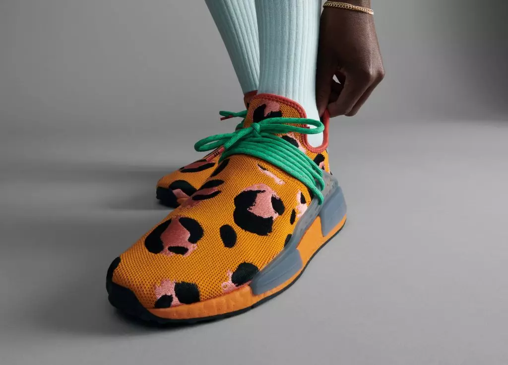 รองเท้า Pharrell Williams X Adidas Originals HU NMD ล่าสุดเป็นสิ่งที่ต้องมีในฤดูร้อน - รับวันนี้ก่อนที่มันจะหายไป