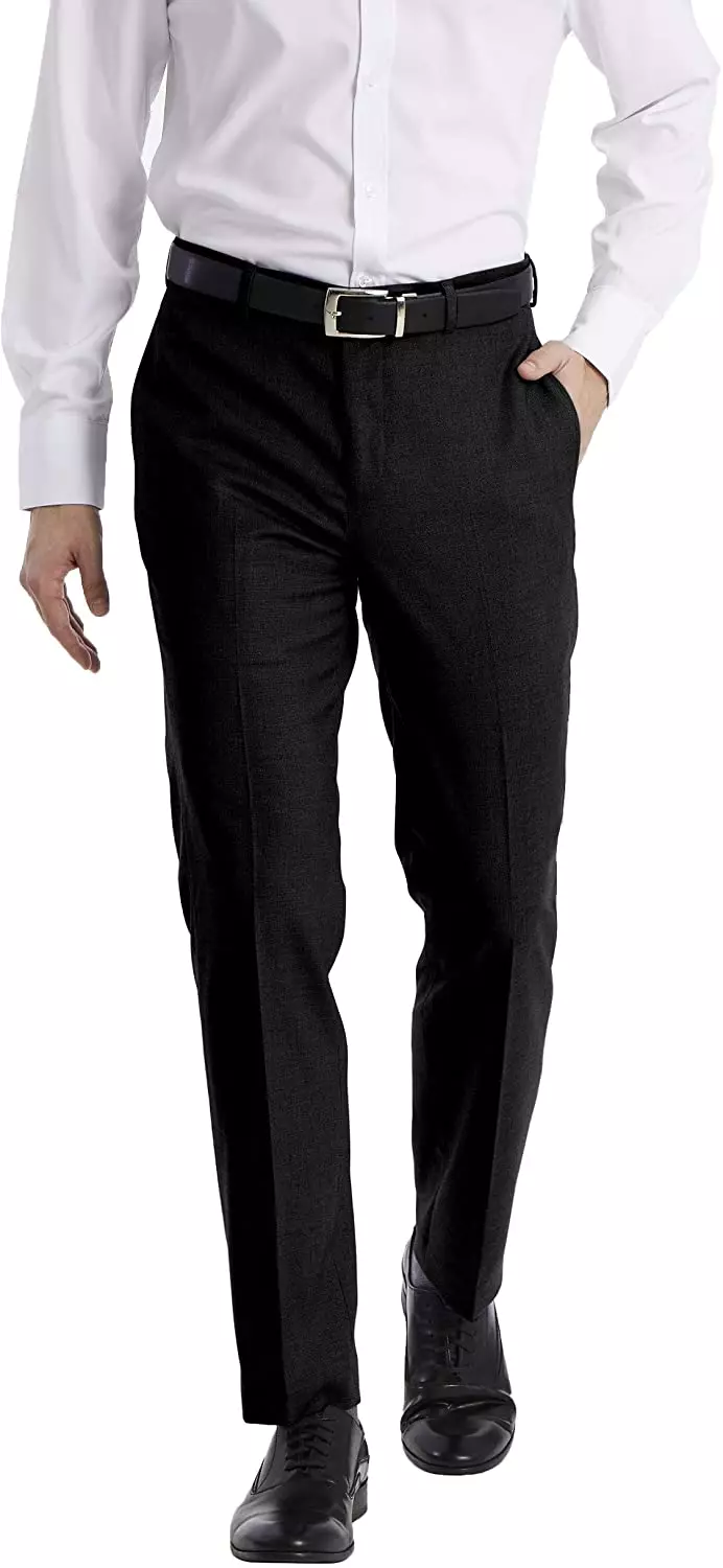 Lalaki nagsul-ob og Calvin Klein Men's Slim Fit Dress Pants nga itom