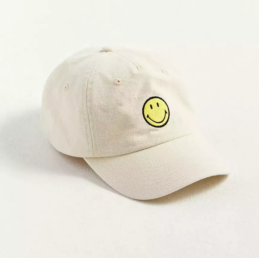 Sombrero de papá sonriente de Urban Outfitters
