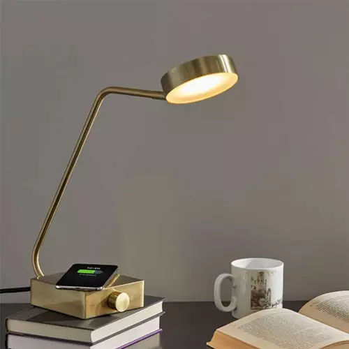 west elm led bureaulamp met draadloze oplader