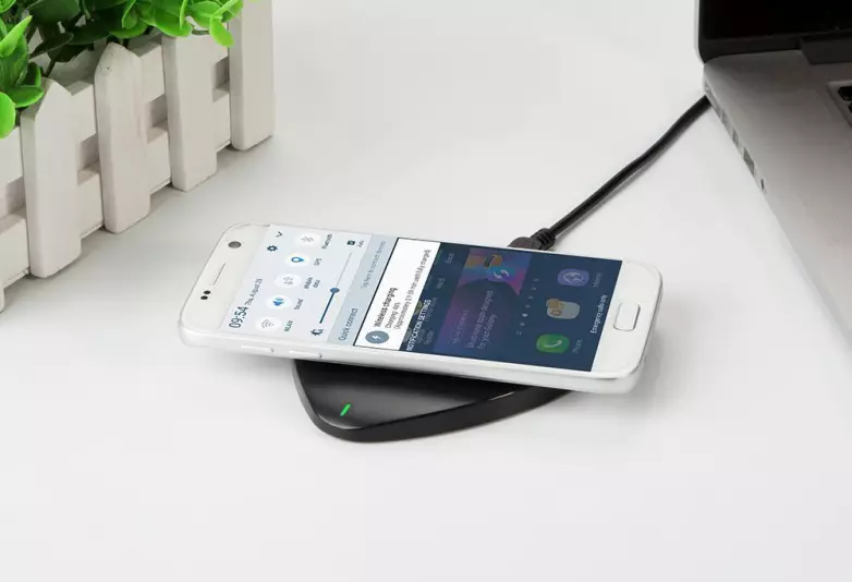 FutureCharger Ultra-Slim Qi trådløs opladningsplade