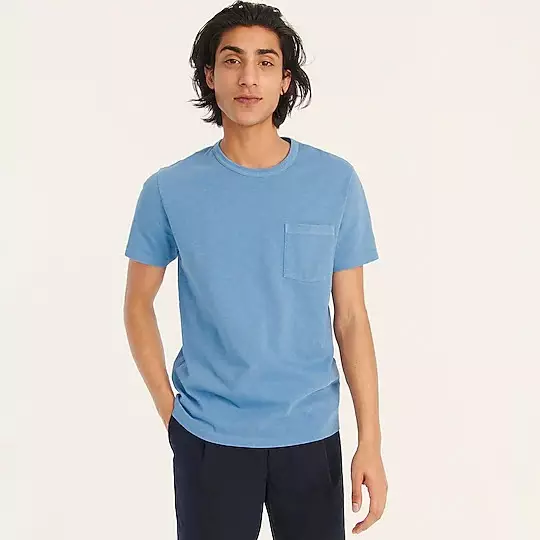 J-Crew-oblečenie-farbené-jedno-vrecko-tričko