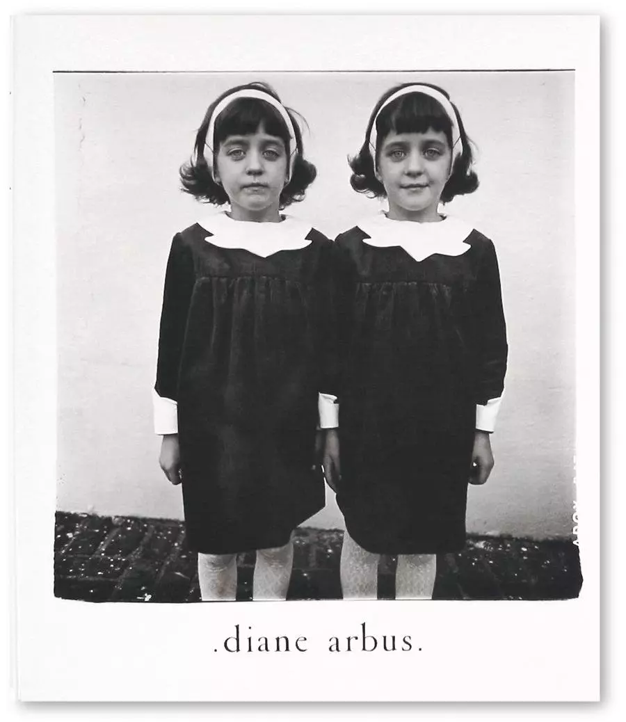 Aperture Monograph: Diane Arbus نىڭ قىرىق يىللىق خاتىرە نۇسخىسى