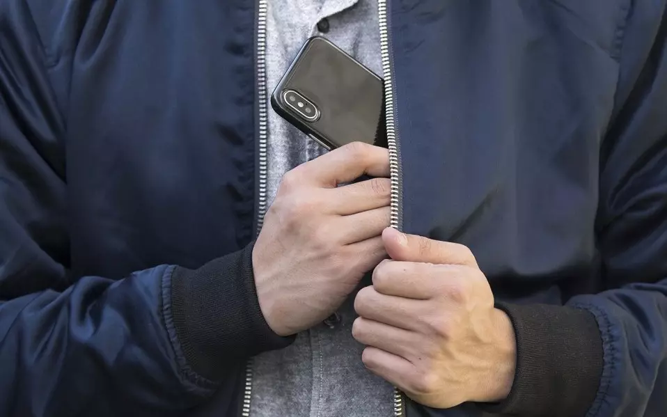 jet black iphone case amazon