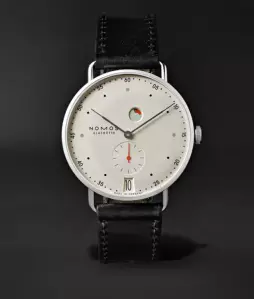 Nomos Glashutte Metro Datum Watch, najlepszy zegarek wieczorowy