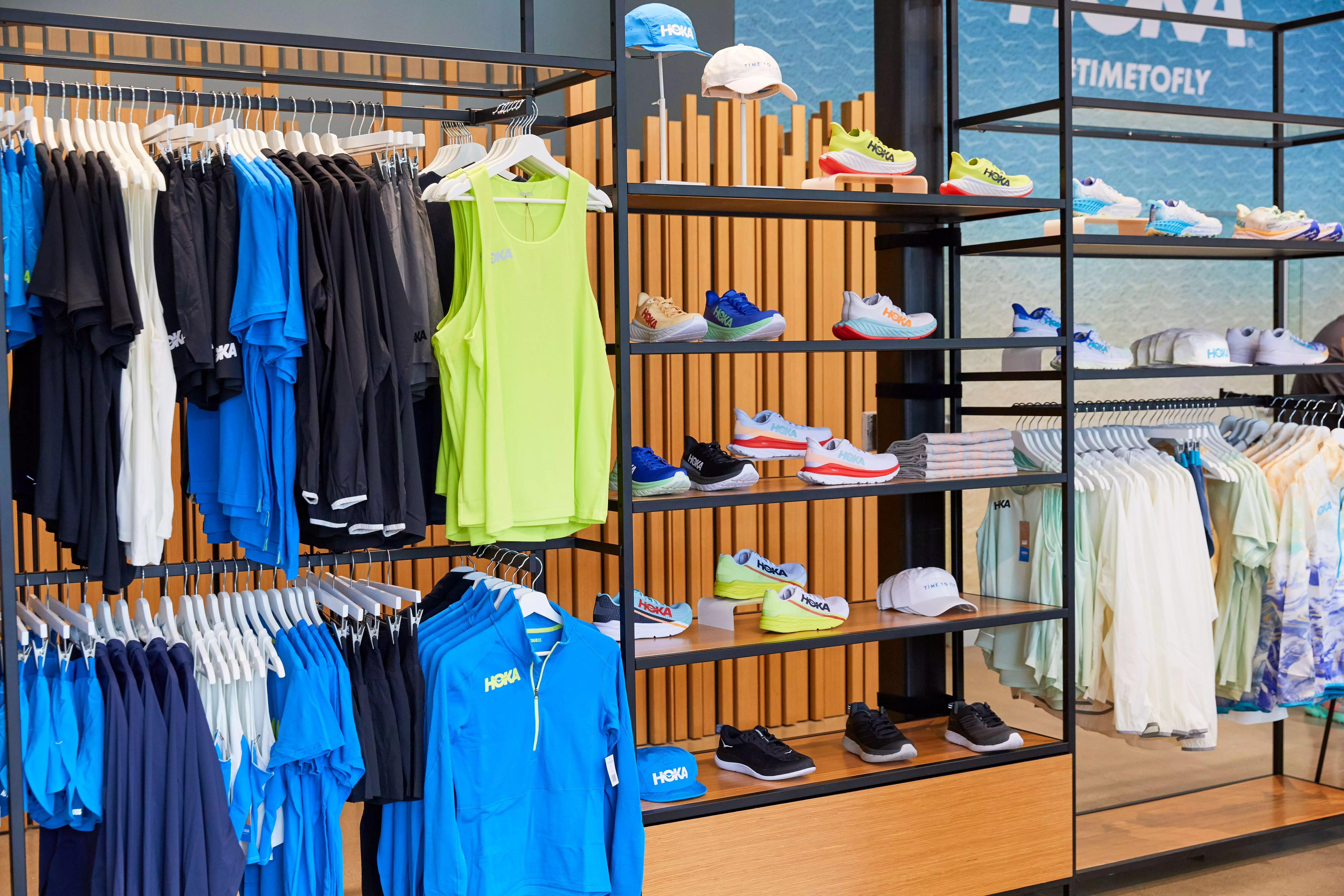 HOKA One One Store Uitgestalde liggaamsbeeld 2