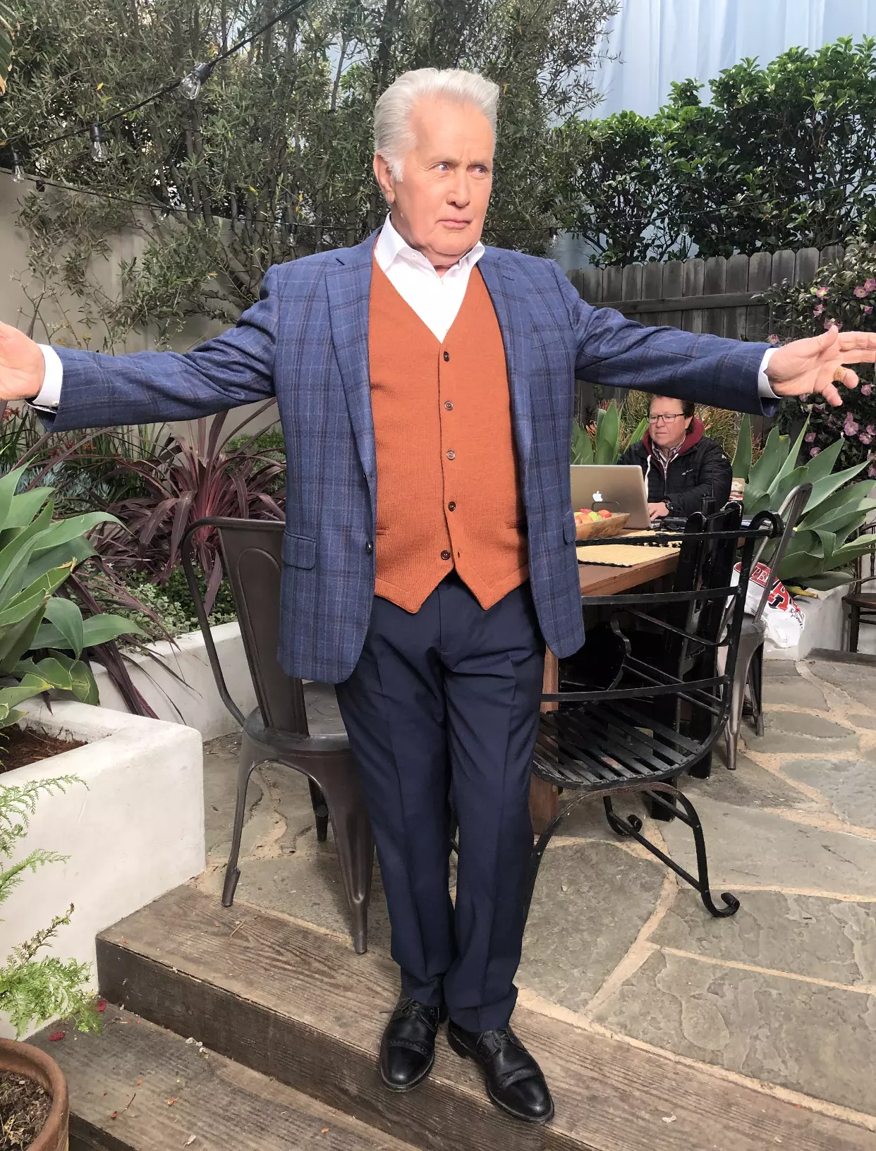 Martin Sheen i veshur për hirin dhe frankie