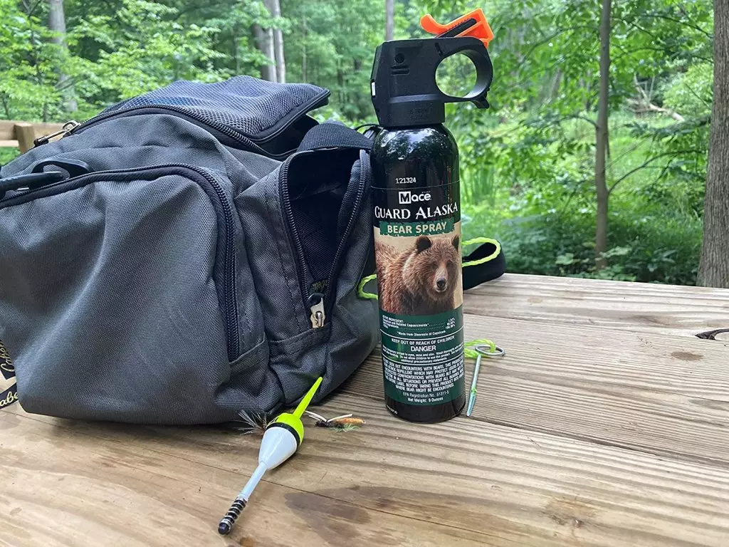 spray anti-ours mace, randonnée au pays des ours