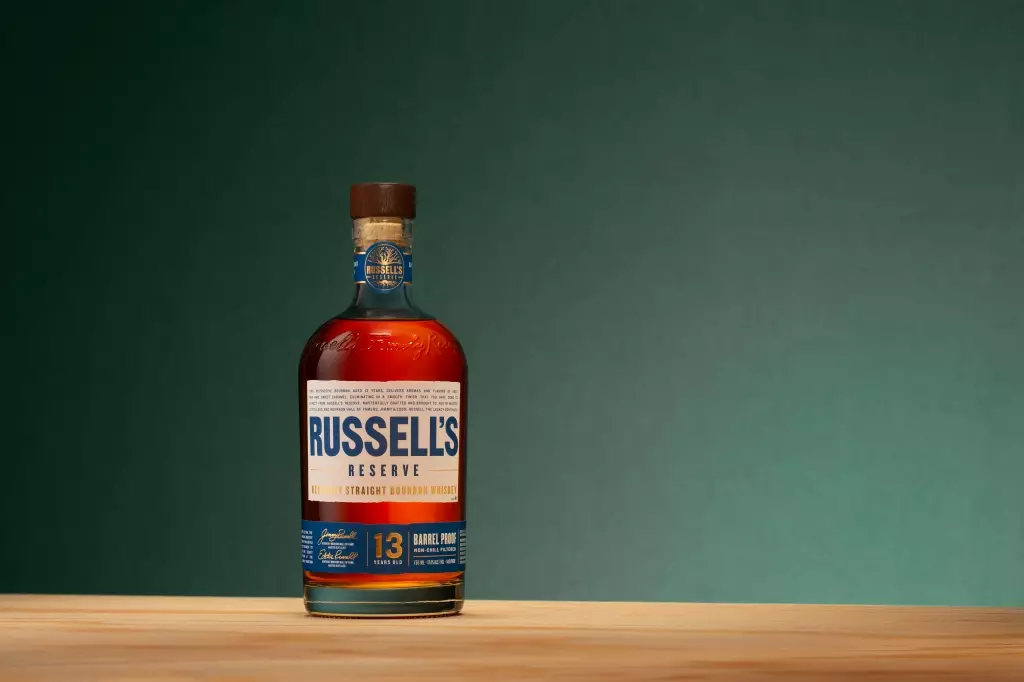 Russell's Reserve 13YO Lifestyle resmi