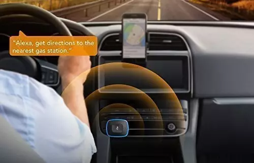 以 Echo Dot 的價格，這款微型設備將 Alexa 添加到您的汽車中