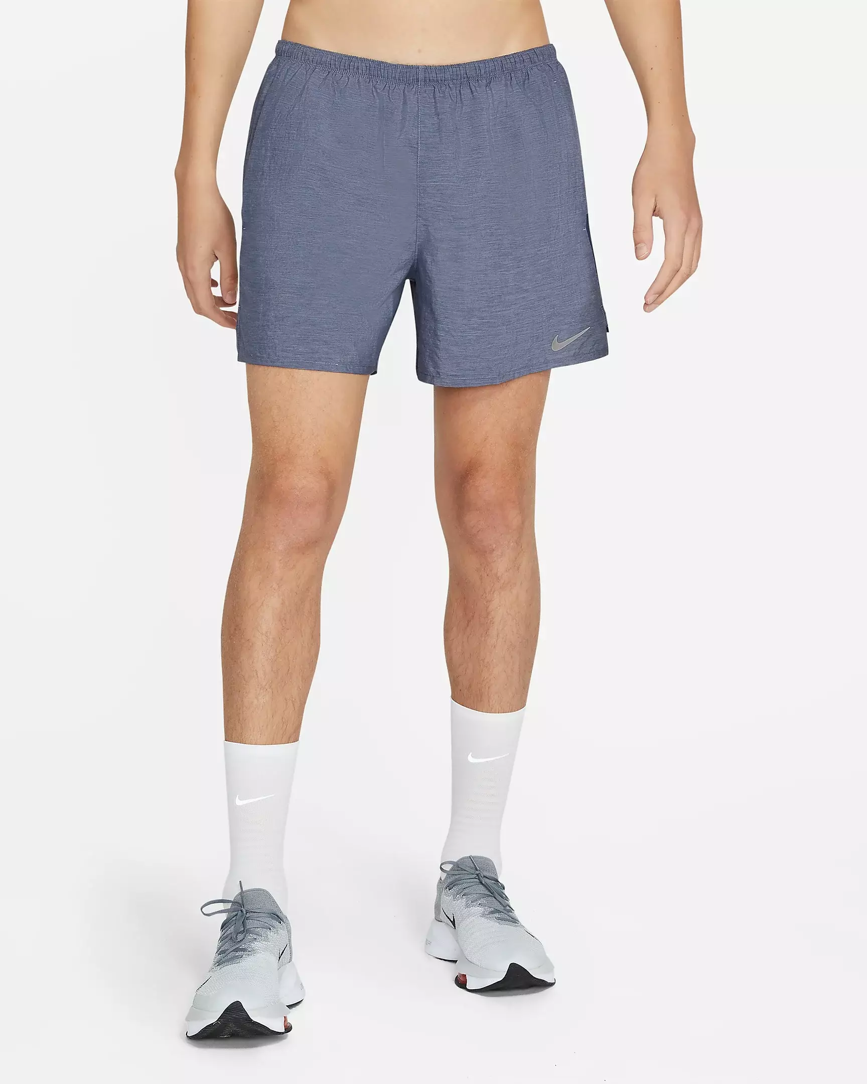 Nike Challenger Mubo nga Linya nga Running Shorts