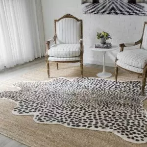 erin ọnụ ụzọ ámá nke momeni faux anụmanụ rug