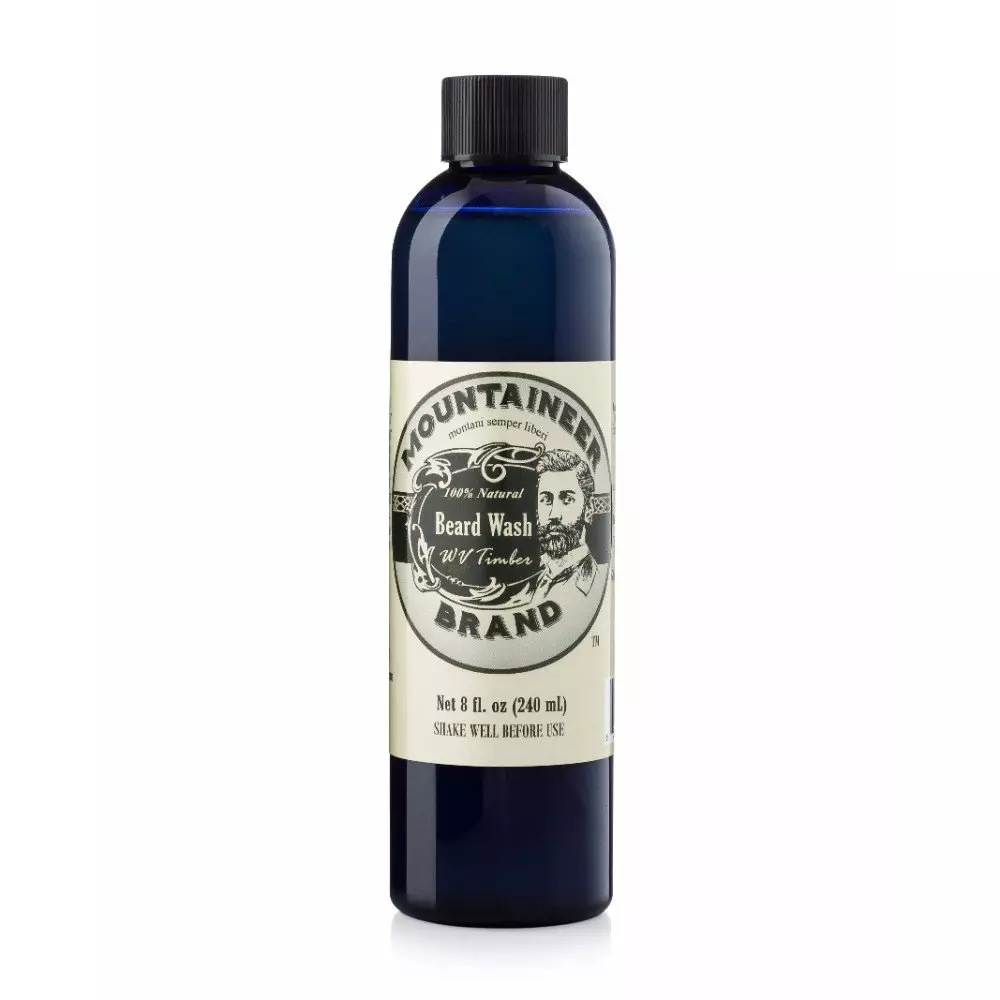 Планинарски бренд Beard Wash со мирис на дрво; најдобро миење брада