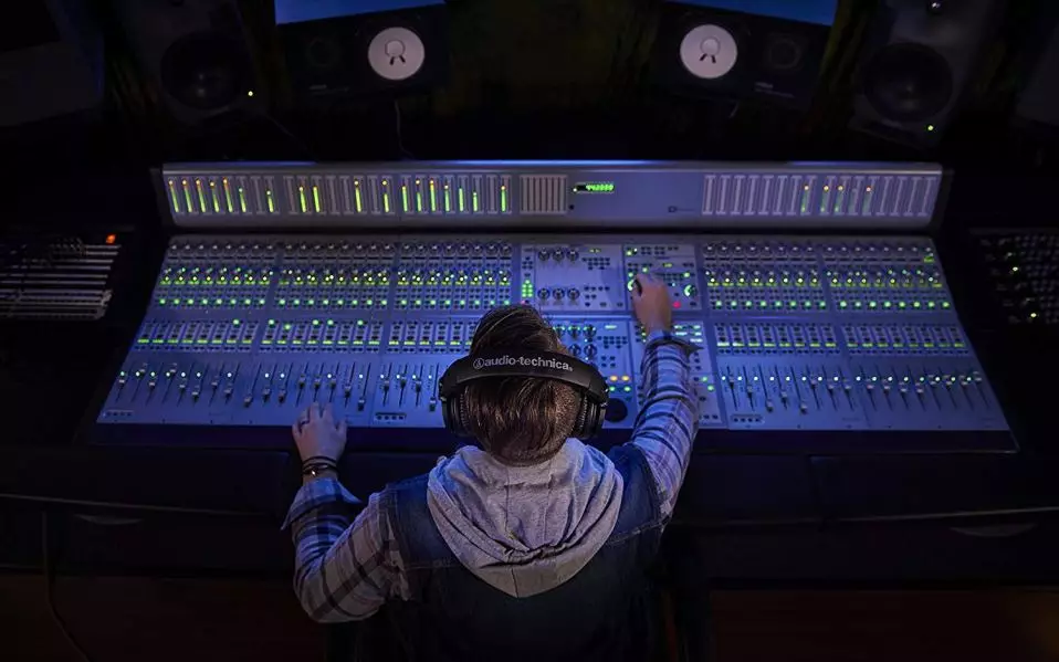 Fones de ouvido para DJ com imagem em destaque Audio Technica
