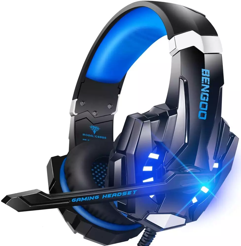 Headset Cearrbhachais Steirió BENGOO G9000 le haghaidh PS4 PC Xbox One Rialaitheoir PS5 PS5, Torann ag Cealú Cluasáin le Mic, Solas faoi stiúir, Timpeallacht Dord, Cluasáin Cuimhne Bog le haghaidh Cluichí ríomhaire glúine Mac Nintendo NES