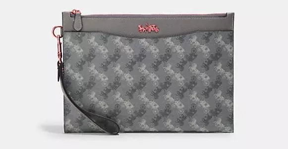 Coach-Hitch-Pouch-With-Horse-and-Carriage-Print