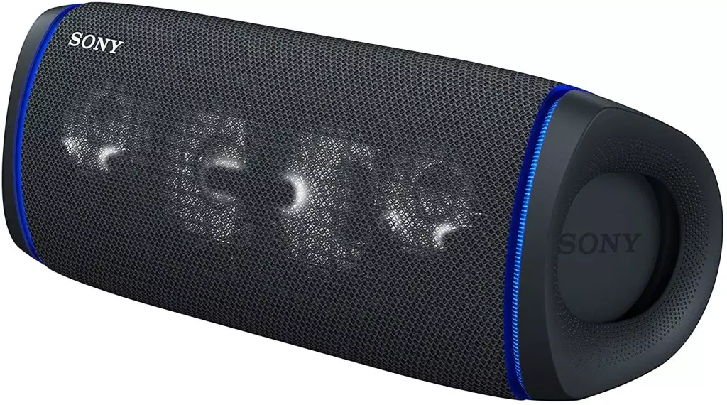 Resinsje: Wy smieten de Bang & Olufsen Beosound A1 Bluetooth Party Speaker yn in swimbad 3670_6