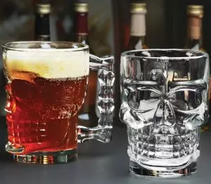 halloweenská lebka čepovaný hrnek na pivo