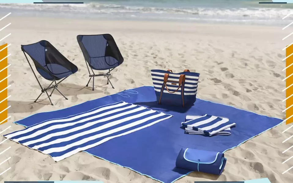 Tapete de praia sem areia para quatro pessoas Hammacher Schlemmer