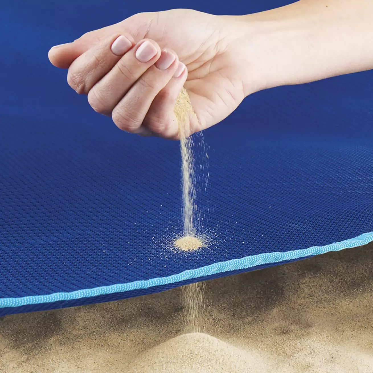 Hammacher Schlemmer Olona Efatra Sandless Beach Mat