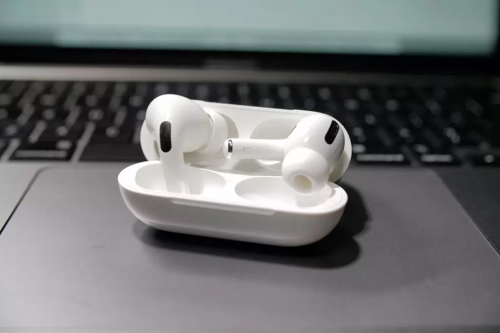 I-Apple AirPods Pro