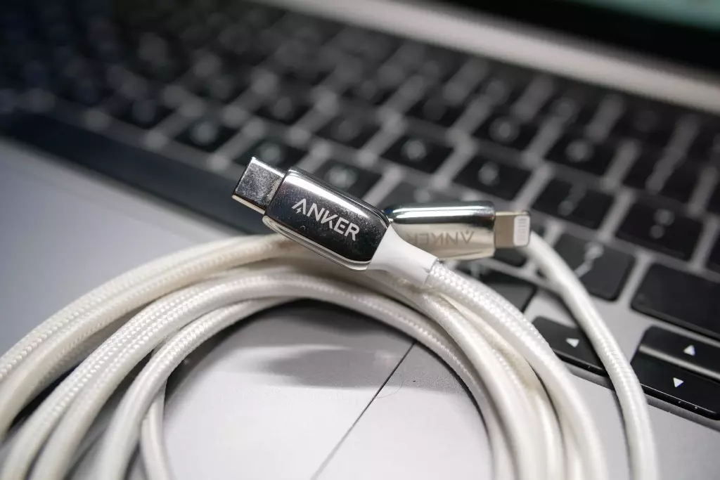 Anker USB-C rau xob laim Cable