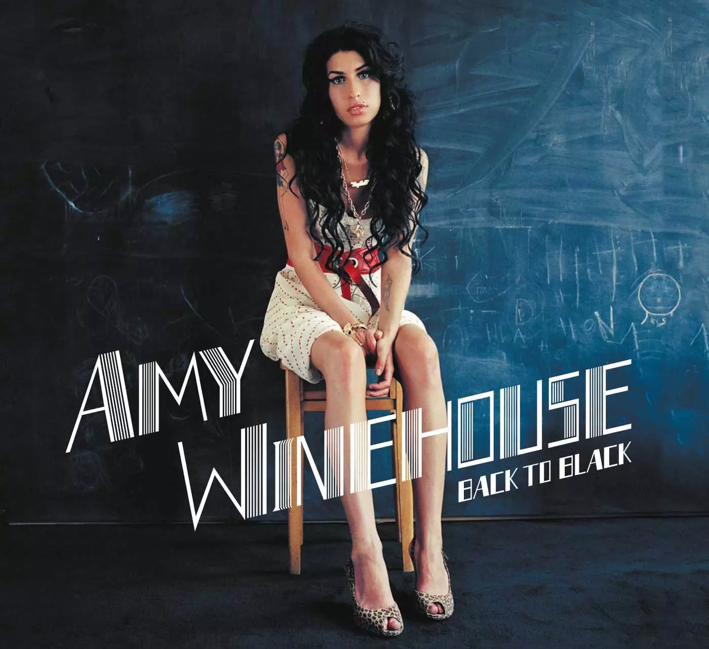 Ar ais go dubh le Amy Winehouse