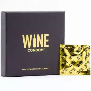 neobvyklé kuchyňské doplňky víno kondomy
