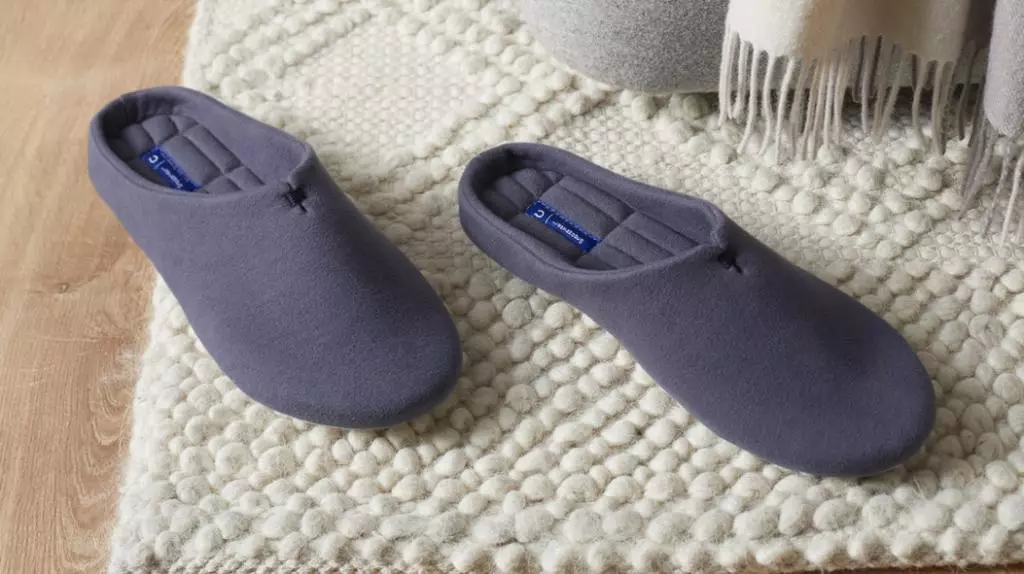 titun casper slippers
