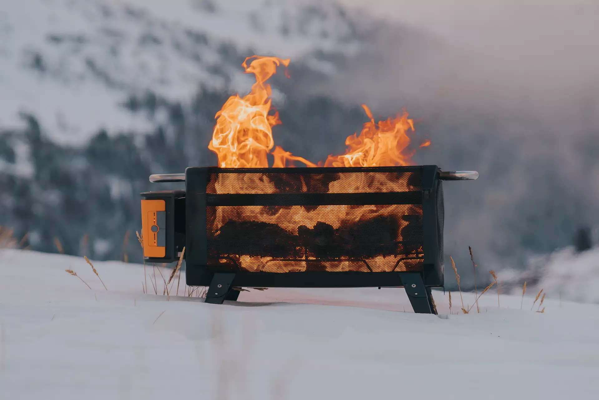biolite firepit+ na neve com grandes chamas
