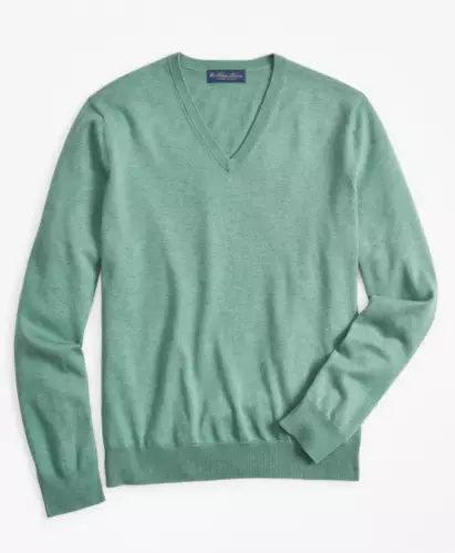 10 светрів із V-подібним вирізом, які допоможуть підібрати ваше наступне вбрання 4550_5