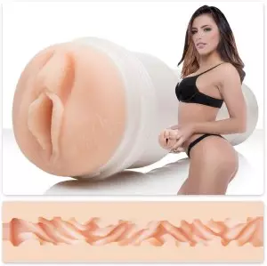 egwuregwu ụmụaka na amazon fleshlight ụmụ agbọghọ adriana chechik mmekọahụ ngwaọrụ