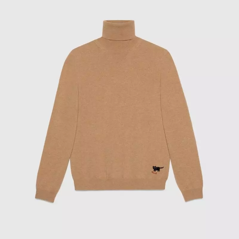 Gucci-cashmere-turtleneck-with-cat-patch