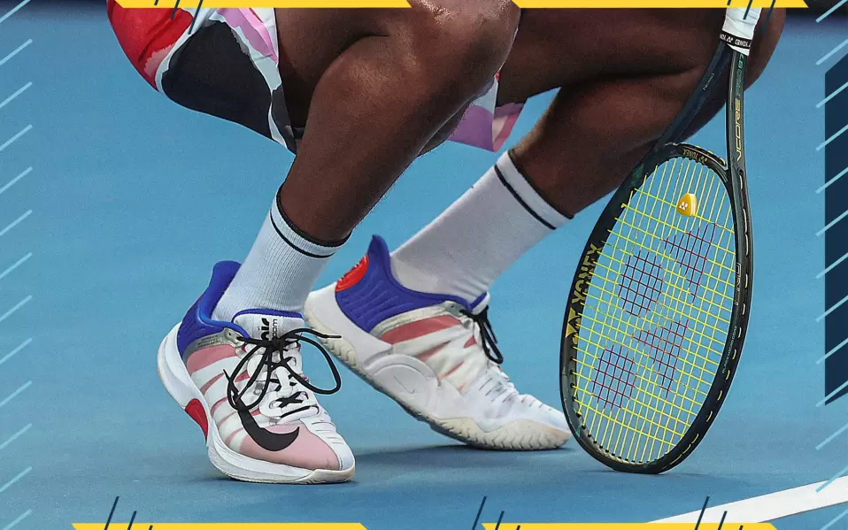 รองเท้าเทนนิสสีขาวที่ดีที่สุด