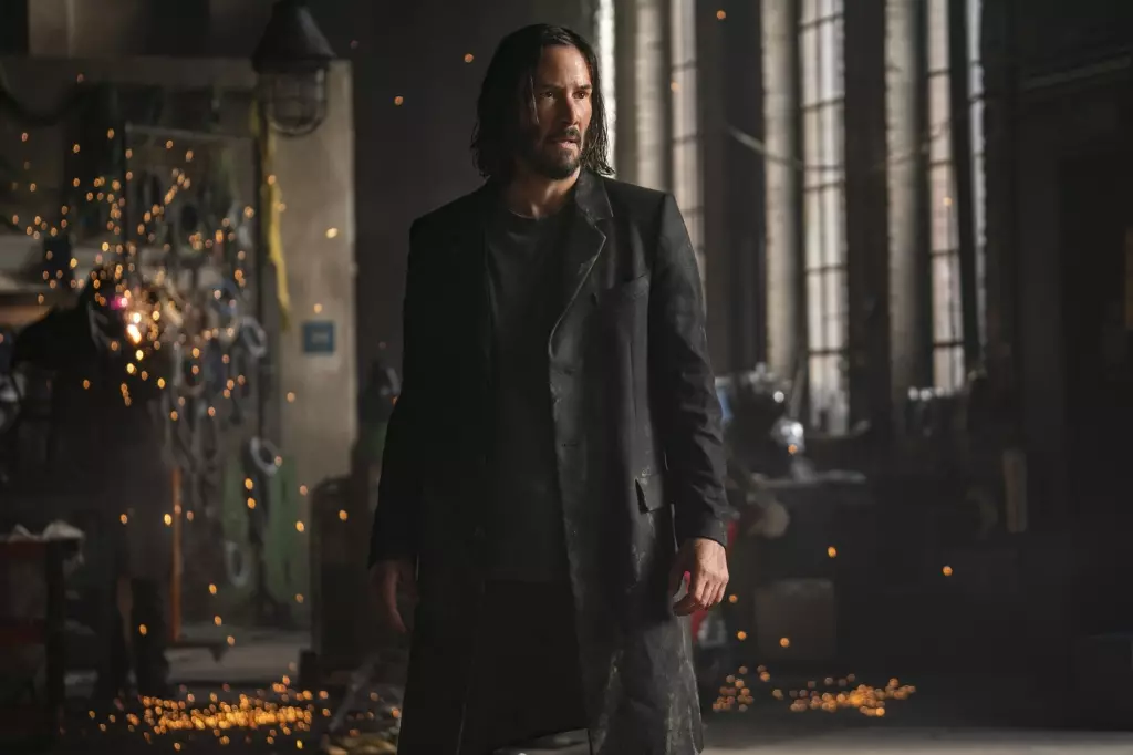 keanu reeves yn matrix opstanningen