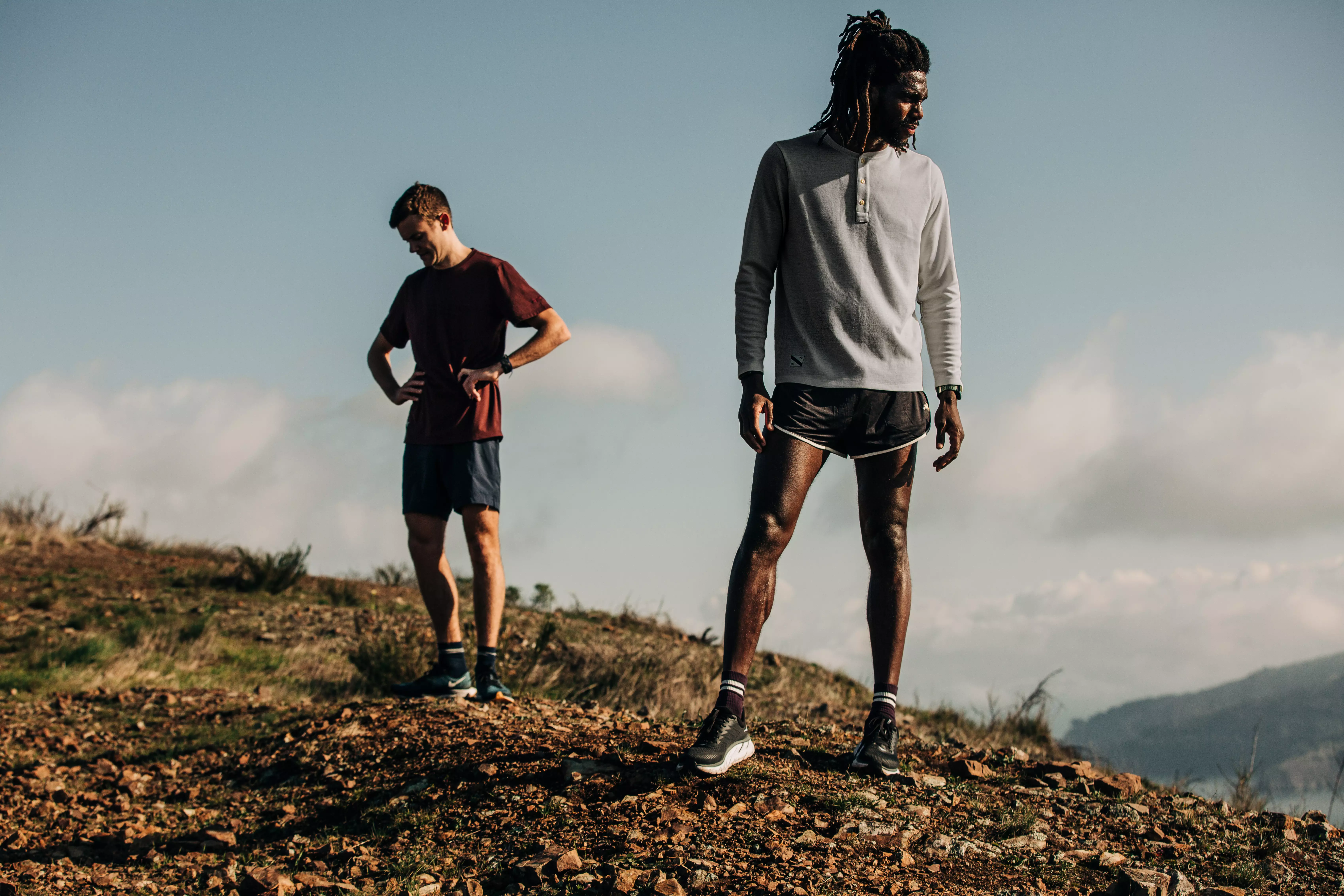 collaboration entre taylor stitch et tracksmith