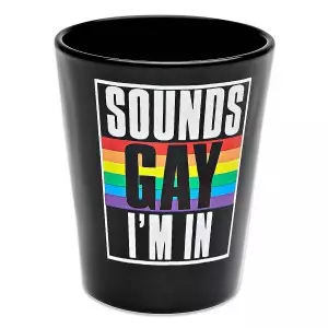 Sounds Gay میں شاٹ گلاس میں ہوں۔