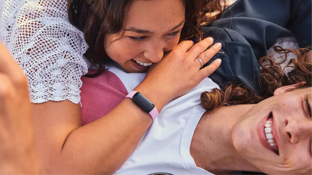 Eerste blik: de nieuwe productreeks van Fitbit bevat een smartwatch van $ 100