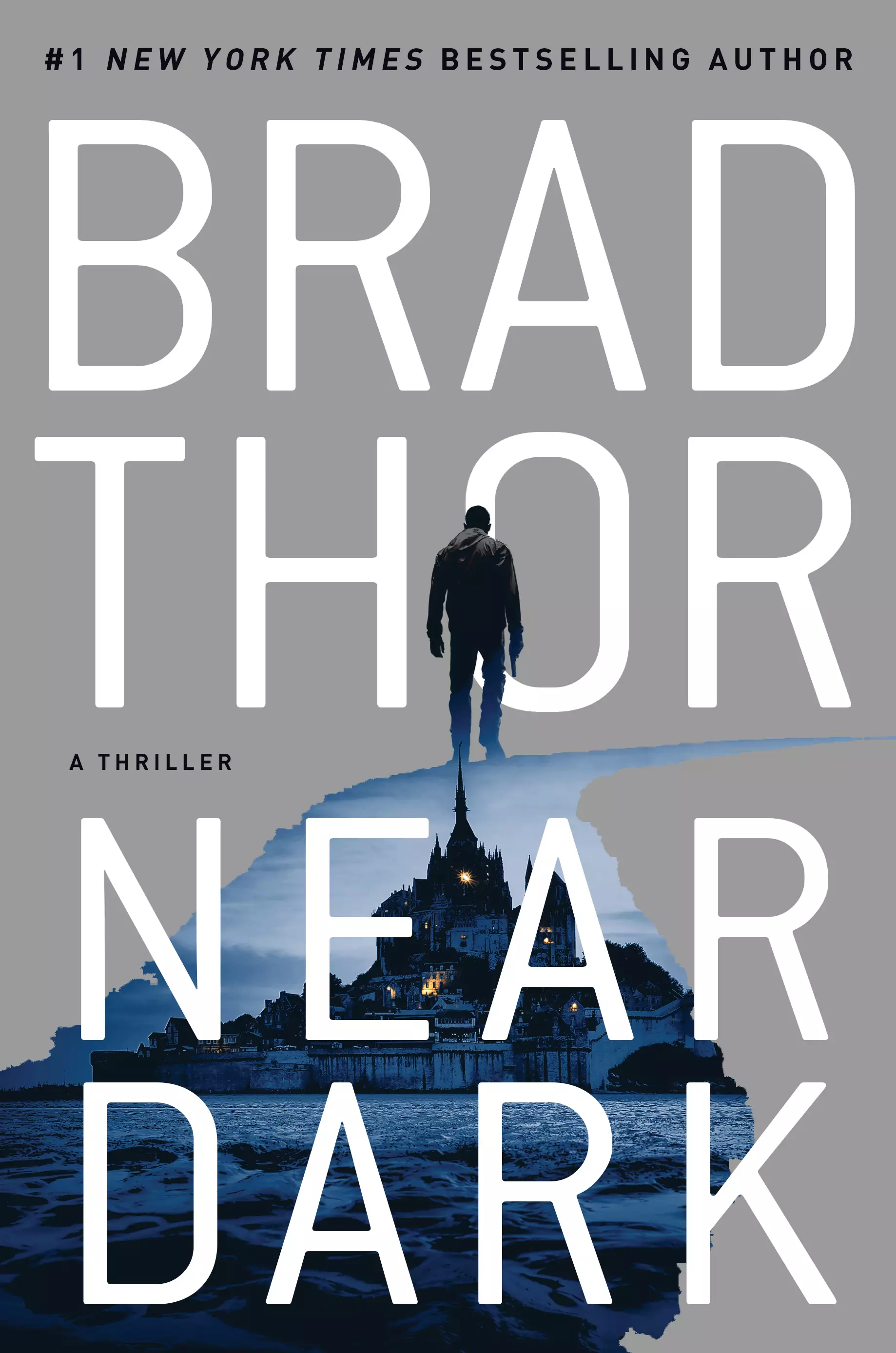 Brad Thor beveik tamsus, geriausios dovanos knygų mylėtojams