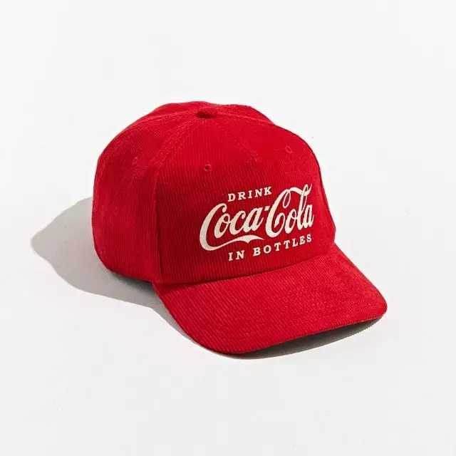 coca cola urban outfitters kepurė